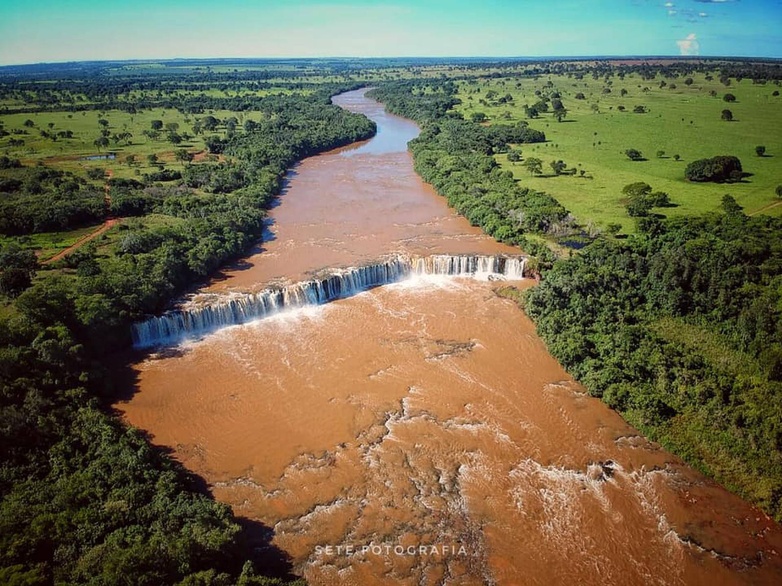Império Hotel - Caçu - GO